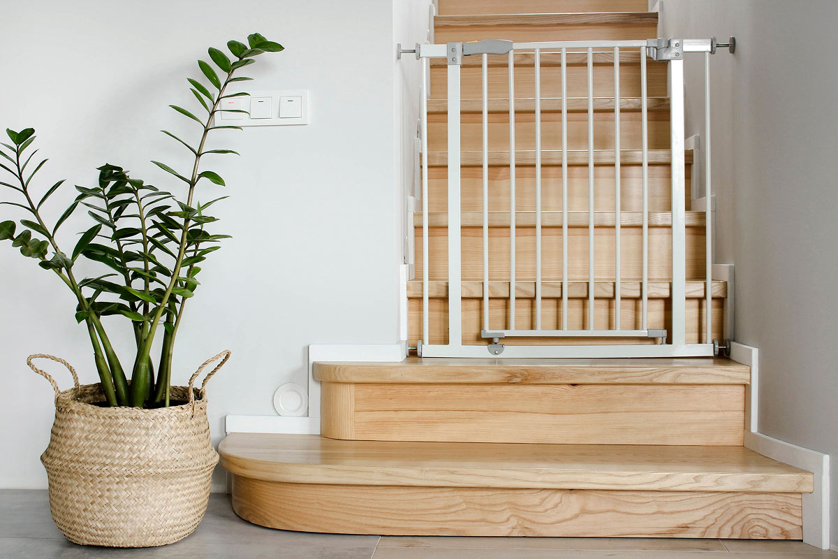 10 ways to childproof a home effectively - Broadblend.com - Read, Learn ...